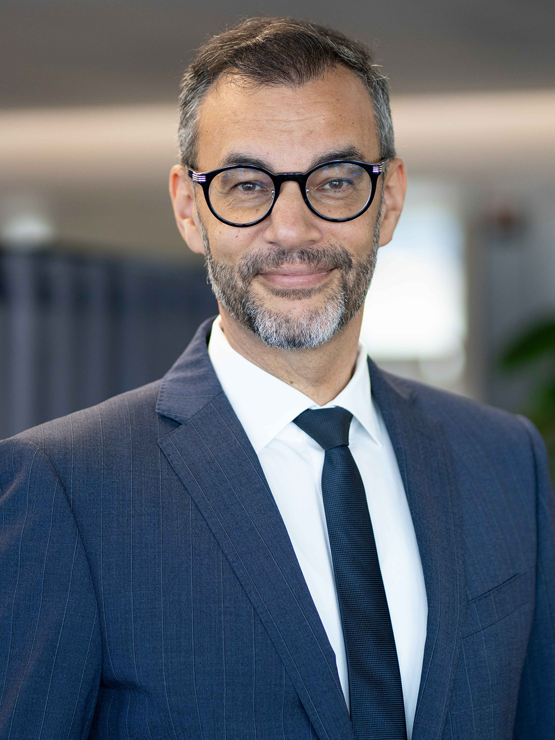 Currículum Daniel Schmucki | BME Bolsas y Mercados Españoles